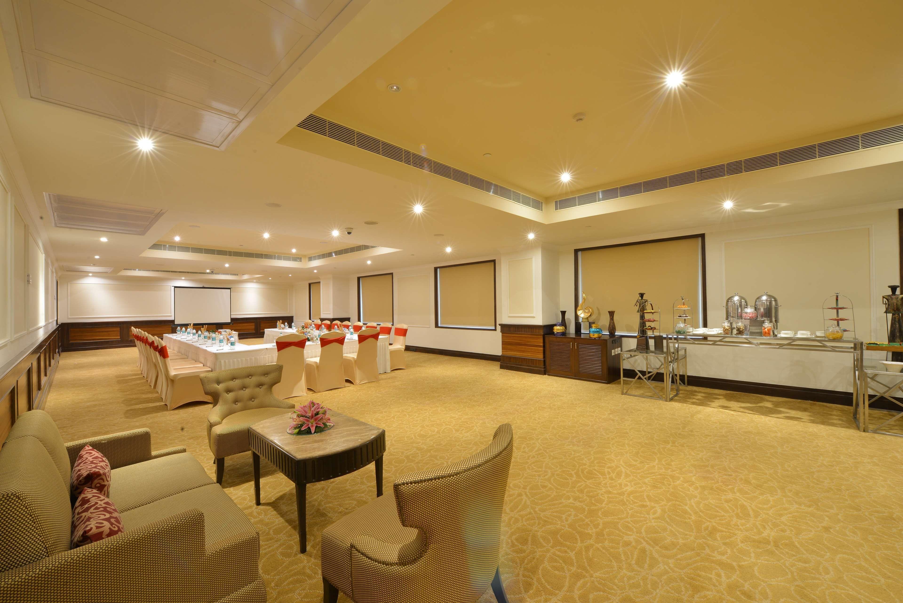 HOTEL RAMADA PLAZA CHENNAI | ⋆⋆⋆⋆⋆ | INDIA | SEASON DEALS FROM $123